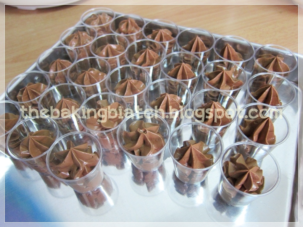 The Baking Biatch || by Cynthia Lim: Mini Easy Dark Chocolate Mousse Cups