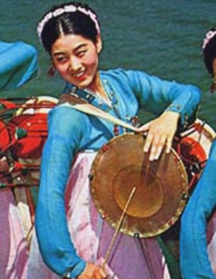 Hanguk News: North Korea Is Keen To Erase First Lady's Singer Past