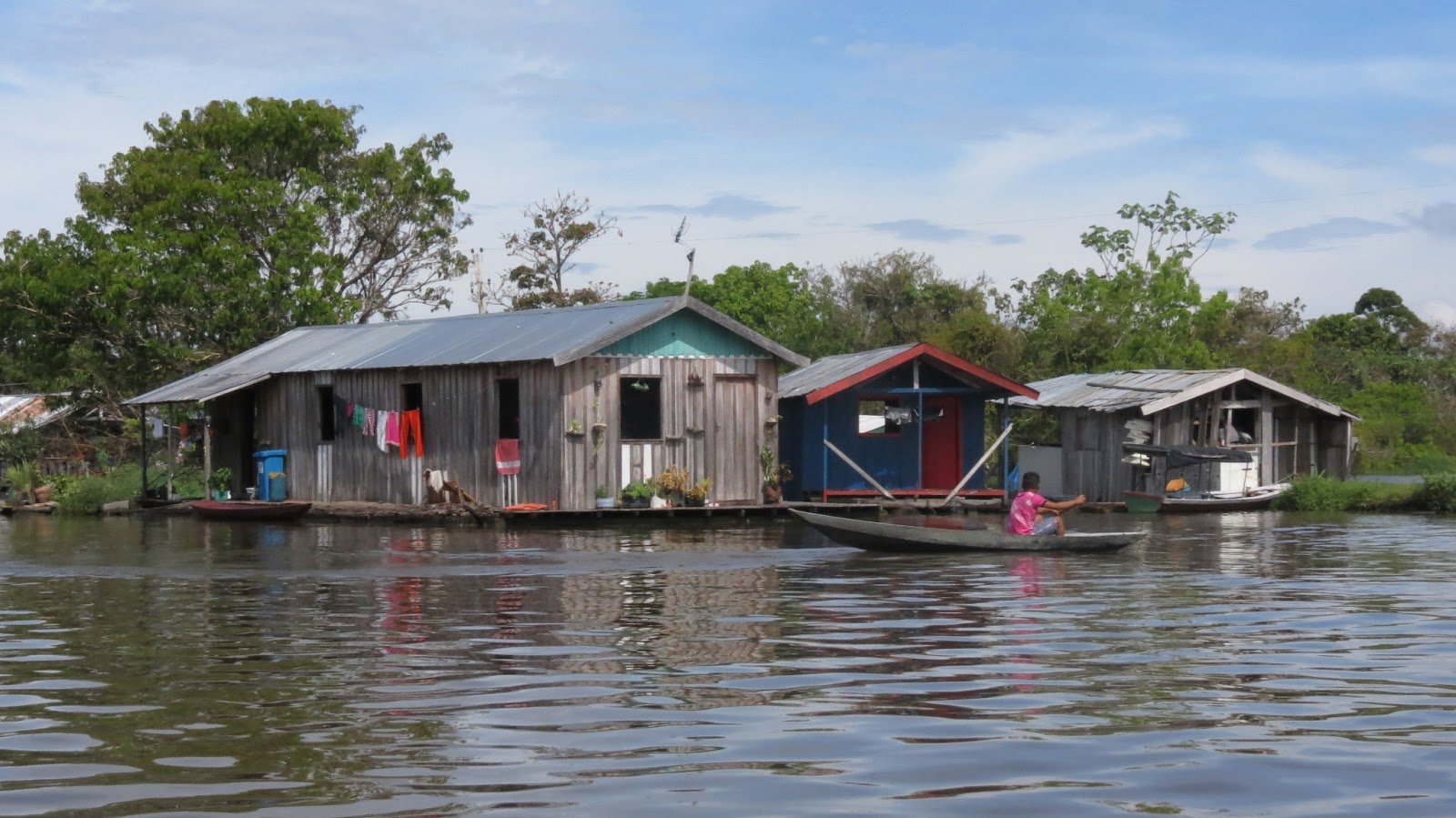 POVOS RIBEIRINHOS DA AMAZÔNIA