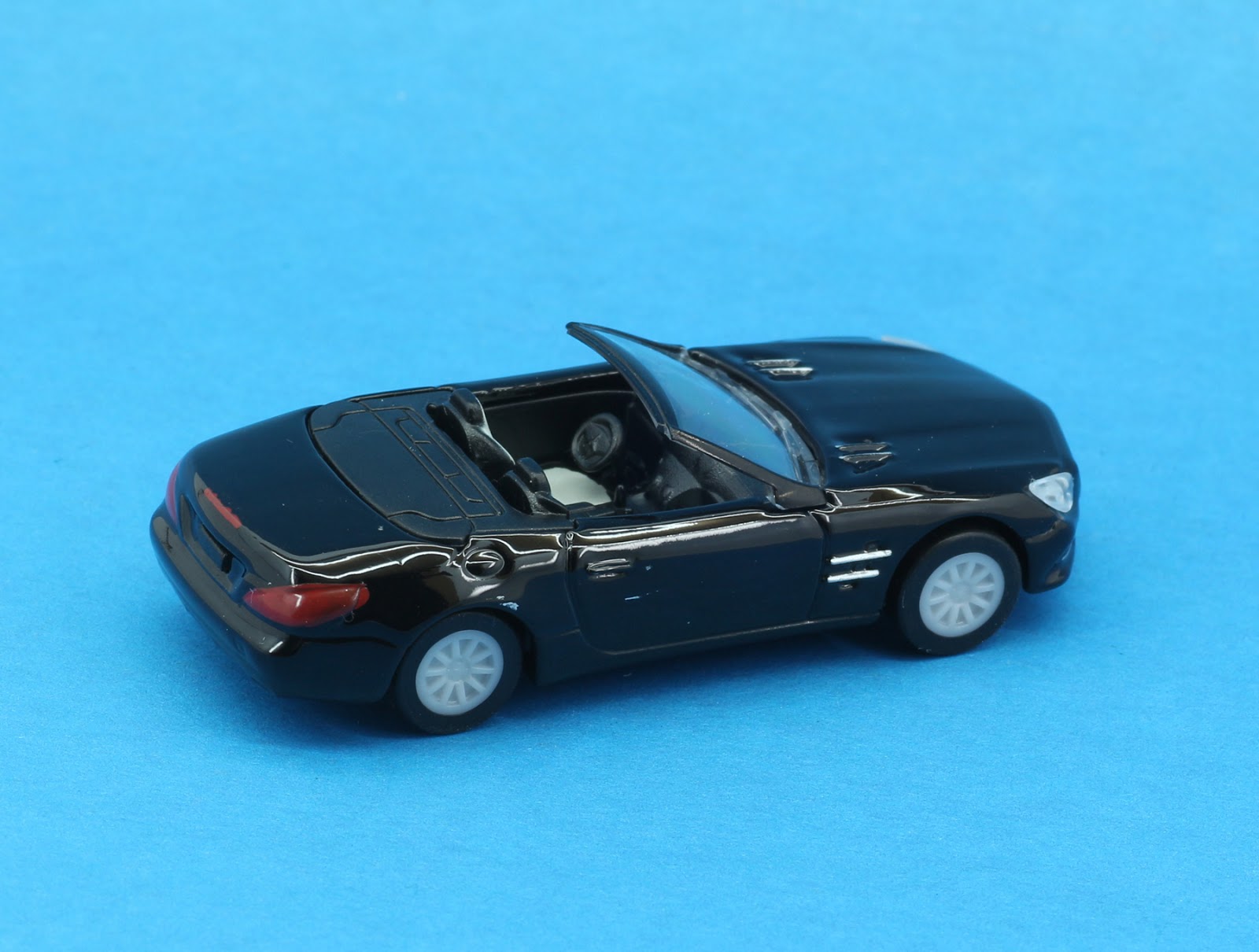 Incredible Mini Garage: Mercedes Benz SL (231) 2012 Georgia 1/76