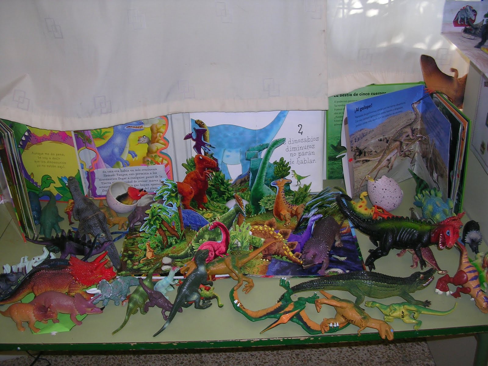 clase de infantil: DINOSAURIOS: trabajitos en clase