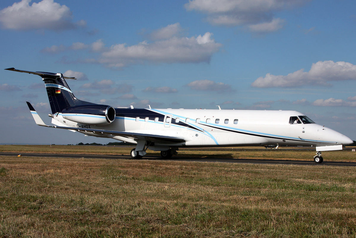 LONDON BIGGIN HILL AIRPORT EGKB/BQH IMAGES by Terry Wade: D-AHOX E35L ...