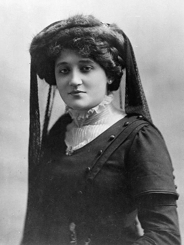 La Escalera de Iakob: La primera aviadora: Raymonde de Laroche