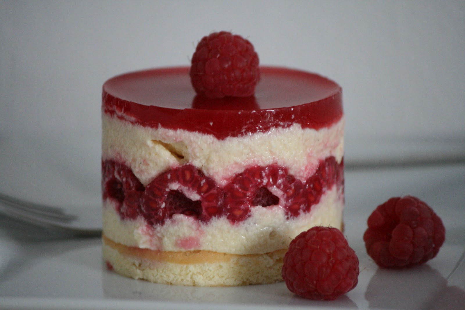lauralovescakes...: Lychee, Rose & Raspberry Mousse Cake