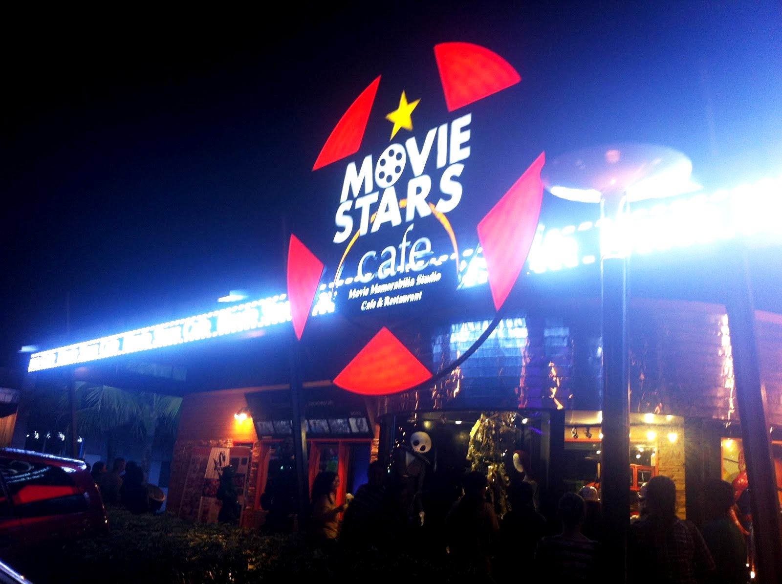 NeuroEat: Movie Stars Cafe at MOA