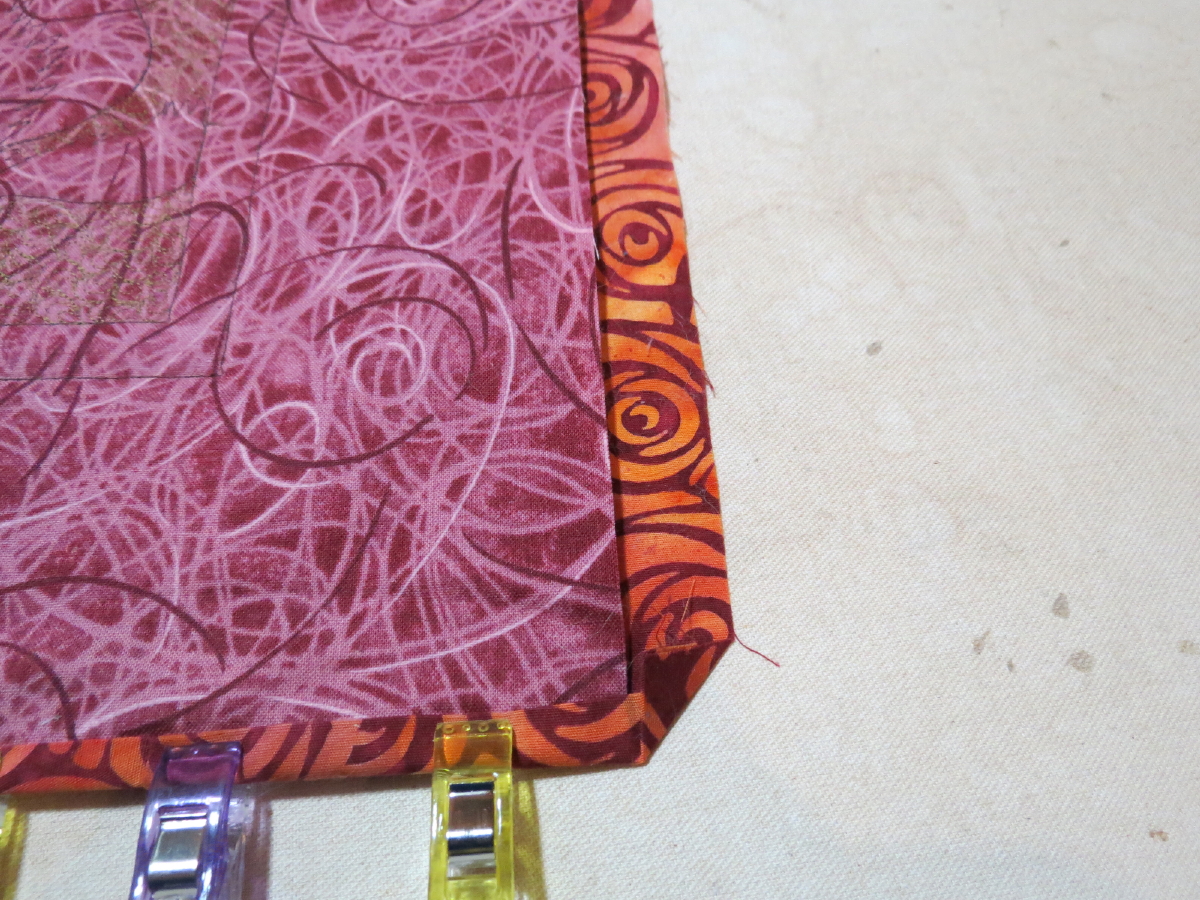 Dizzy Dog Quilting and Knitting: Tutorial: Fold-Over Edge Finish