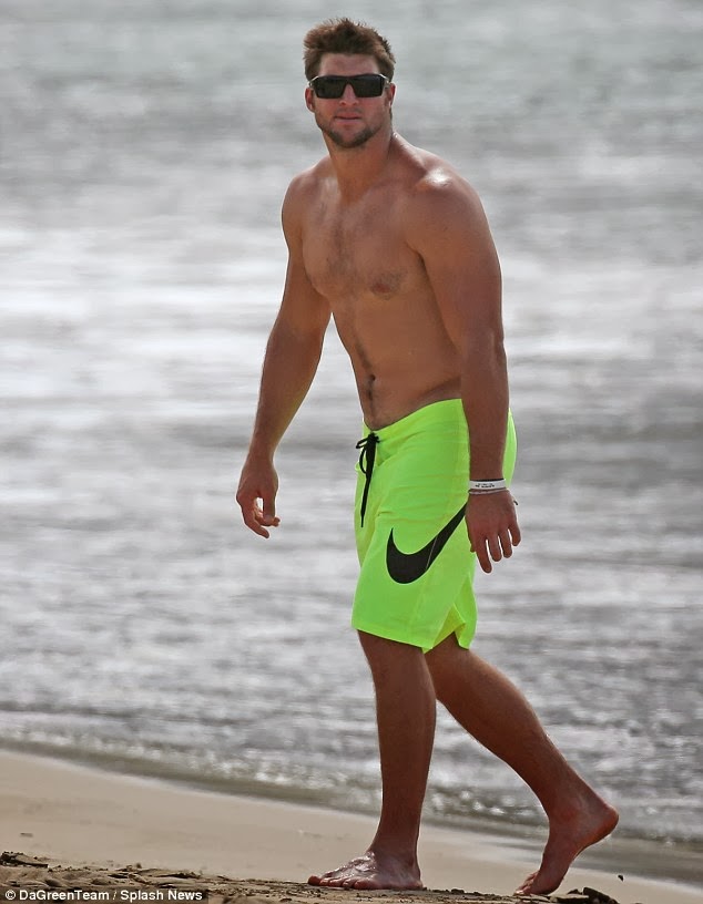 Straight Jock Feet: Tim Tebow's flawless stud football feet...