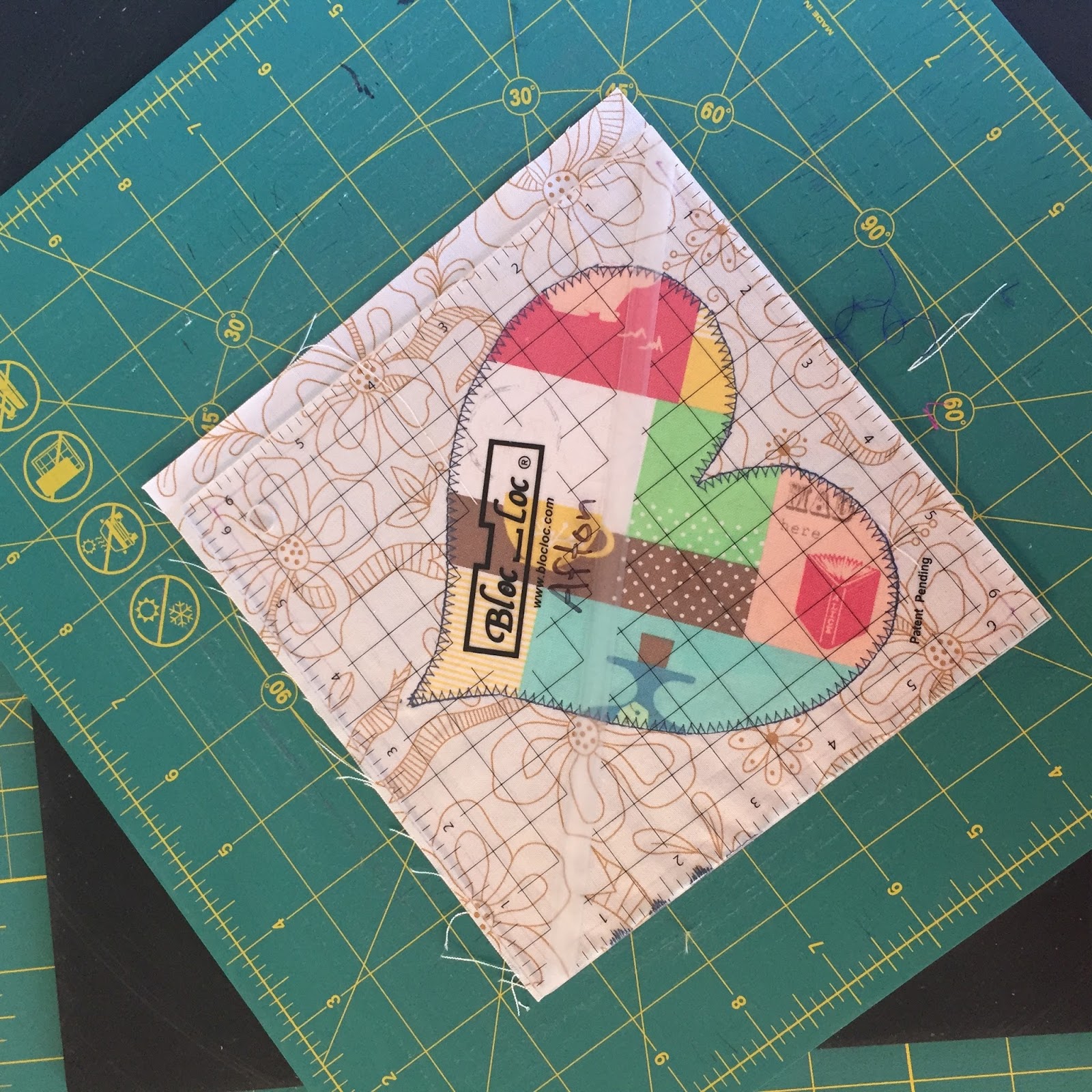 Quilting Mod : Wonderland Quilt Along Block #3: Suits