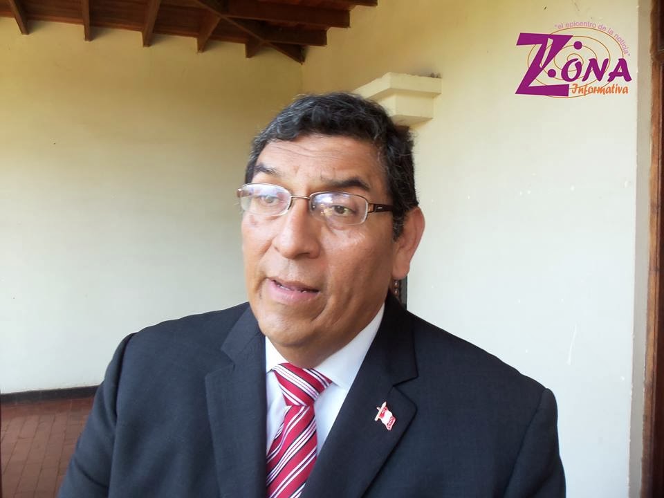 PARTICIPACION: ANDRES TELLO : MELGAR ES UN ANALFABETO EN POLITICA