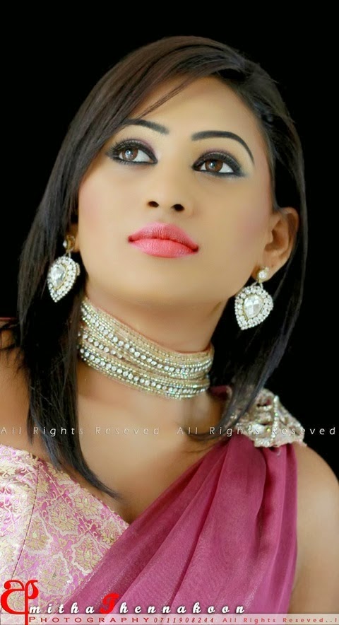 Piumi Hansamali hot saree photos - Lankan Stuffs