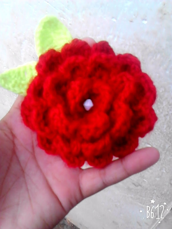Flor tejida a crochet
