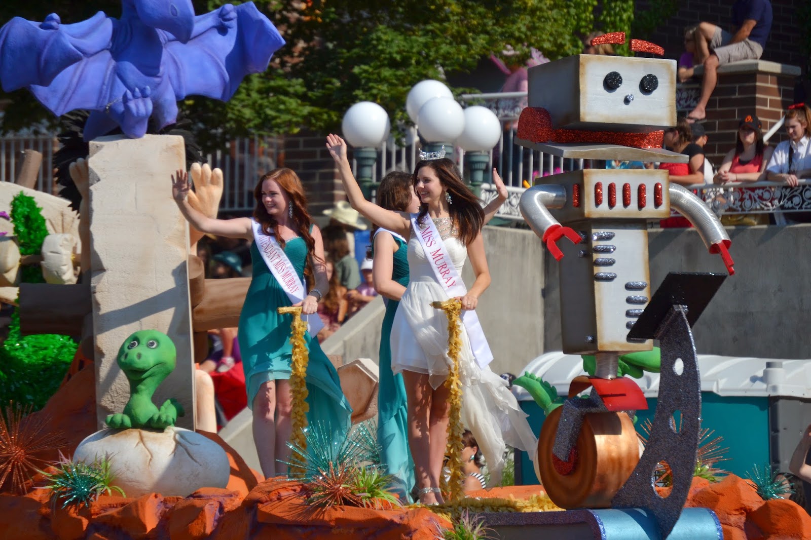 Mormon Street Fashion: Days of 47 Parade Beauty Queens