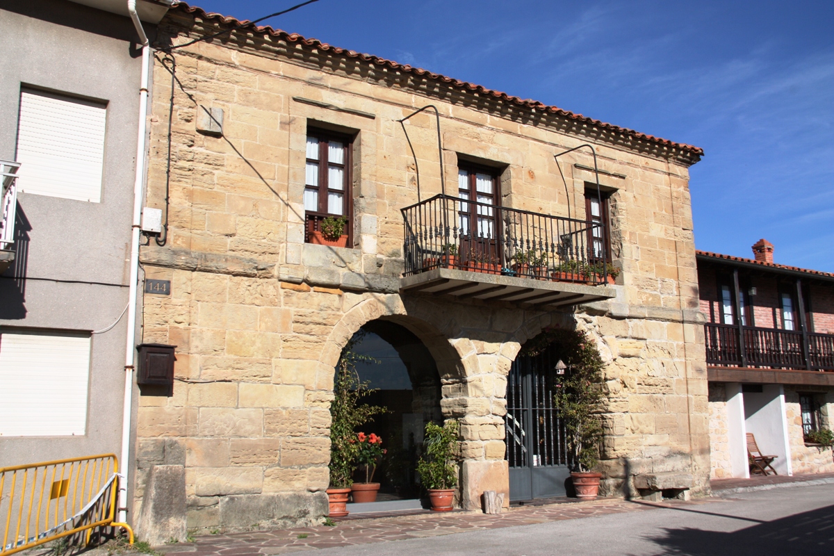Relojes de Sol en Cantabria: Municipio: Miengo. Localidad: Mogro.