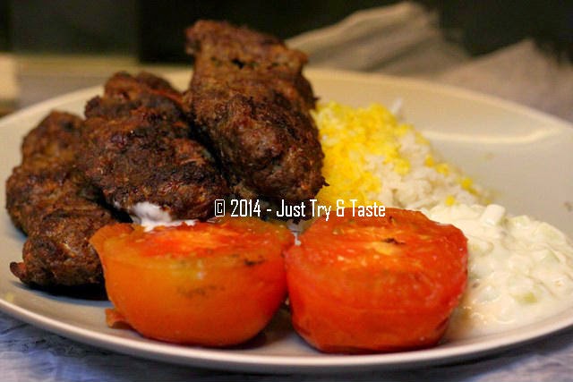Kebab Koobideh - Kebab daging kambing dan sapi cincang a la Persia ...