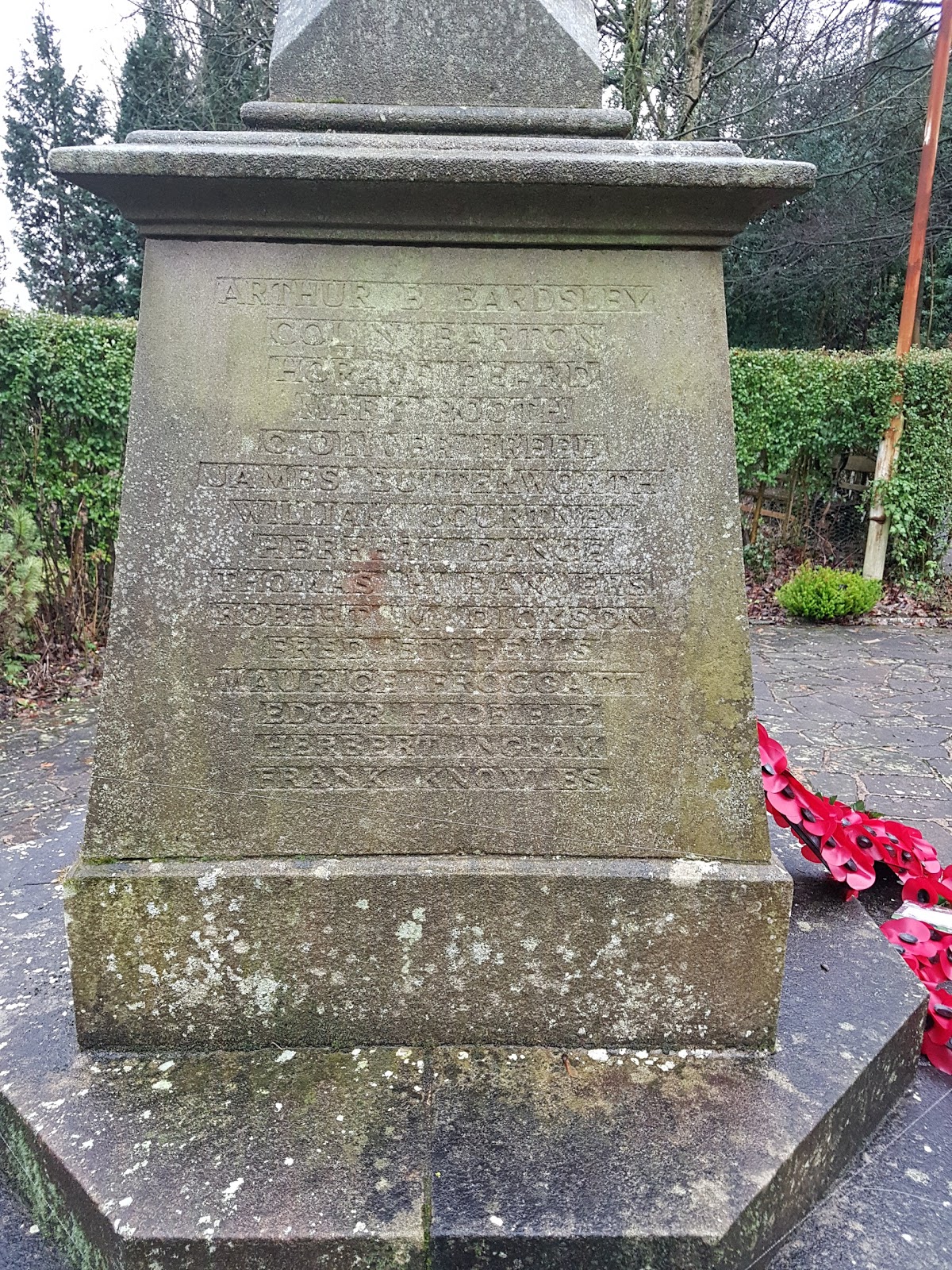 War Graves and Memorials: Compstall War Memorial