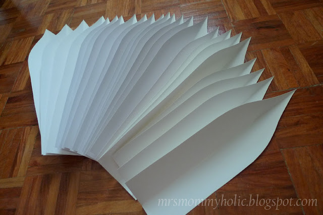 MrsMommyHolic: DIY Sunburst Mirror (made from poster board)