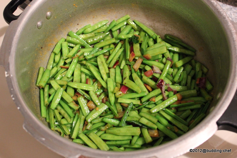 BUDDING CHEF: JAVALIKAYI/CLUSTER BEANS FRY