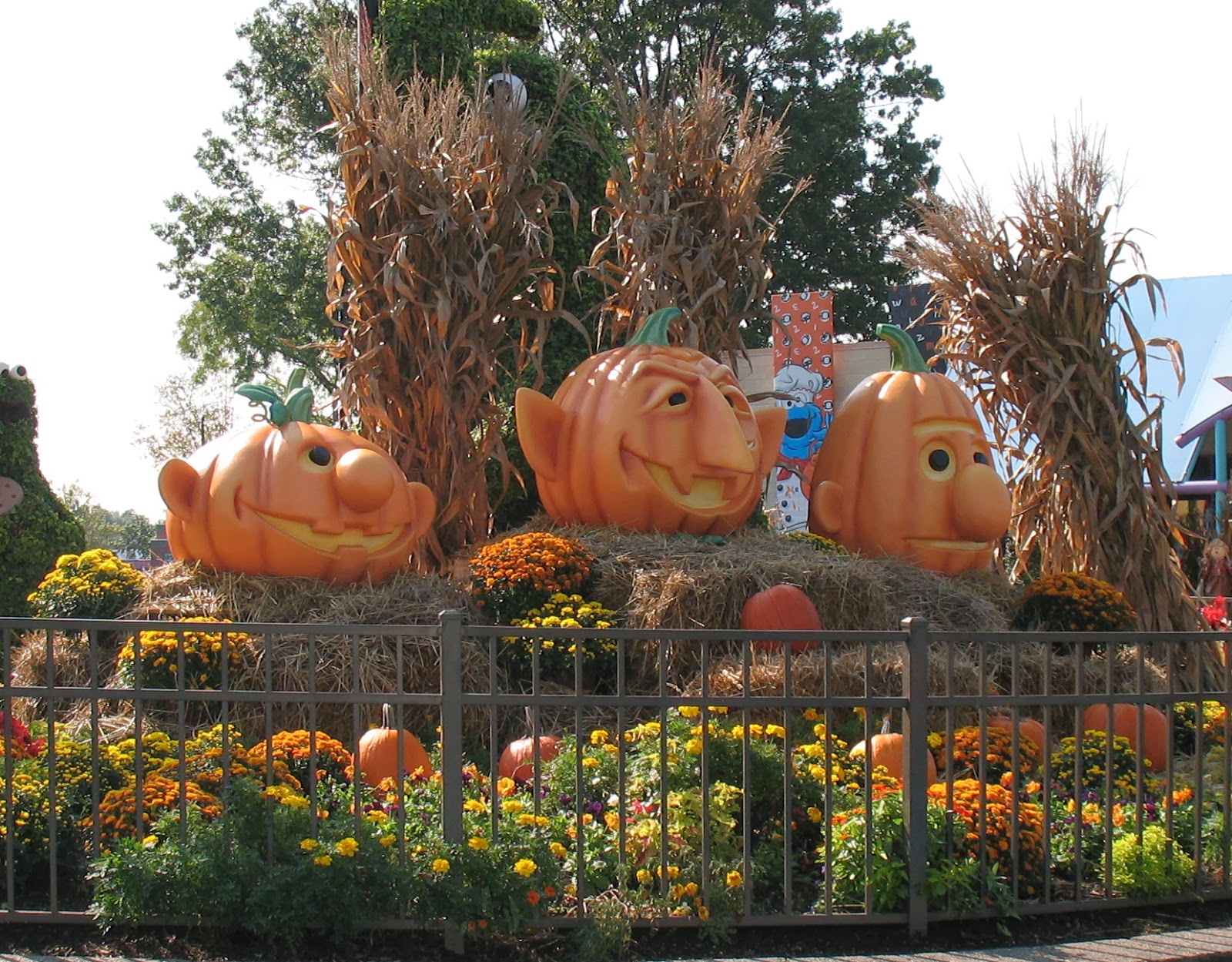 Autumn Review of Sesame Place: The Count's Halloween Spooktacular, Not ...