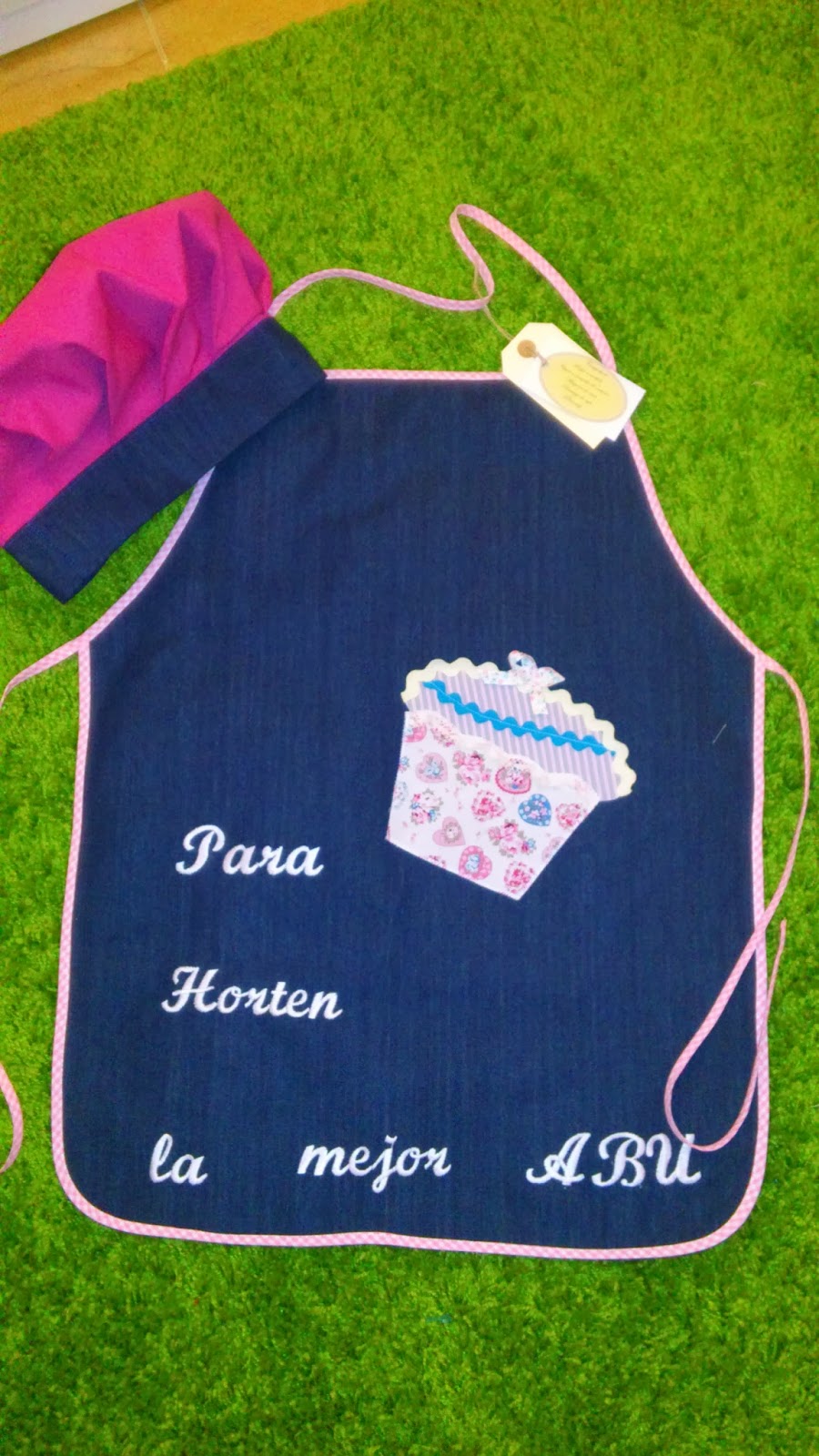 Laura Martin C/La plaza 10 Fuenlabrada: MANDILES PERSONALIZADOS