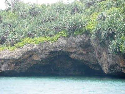Tourist Spots in the Philippines: Boracay Cave