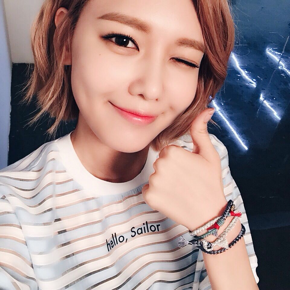 SNSD's SooYoung posed for a pretty selfie - Wonderful Generation