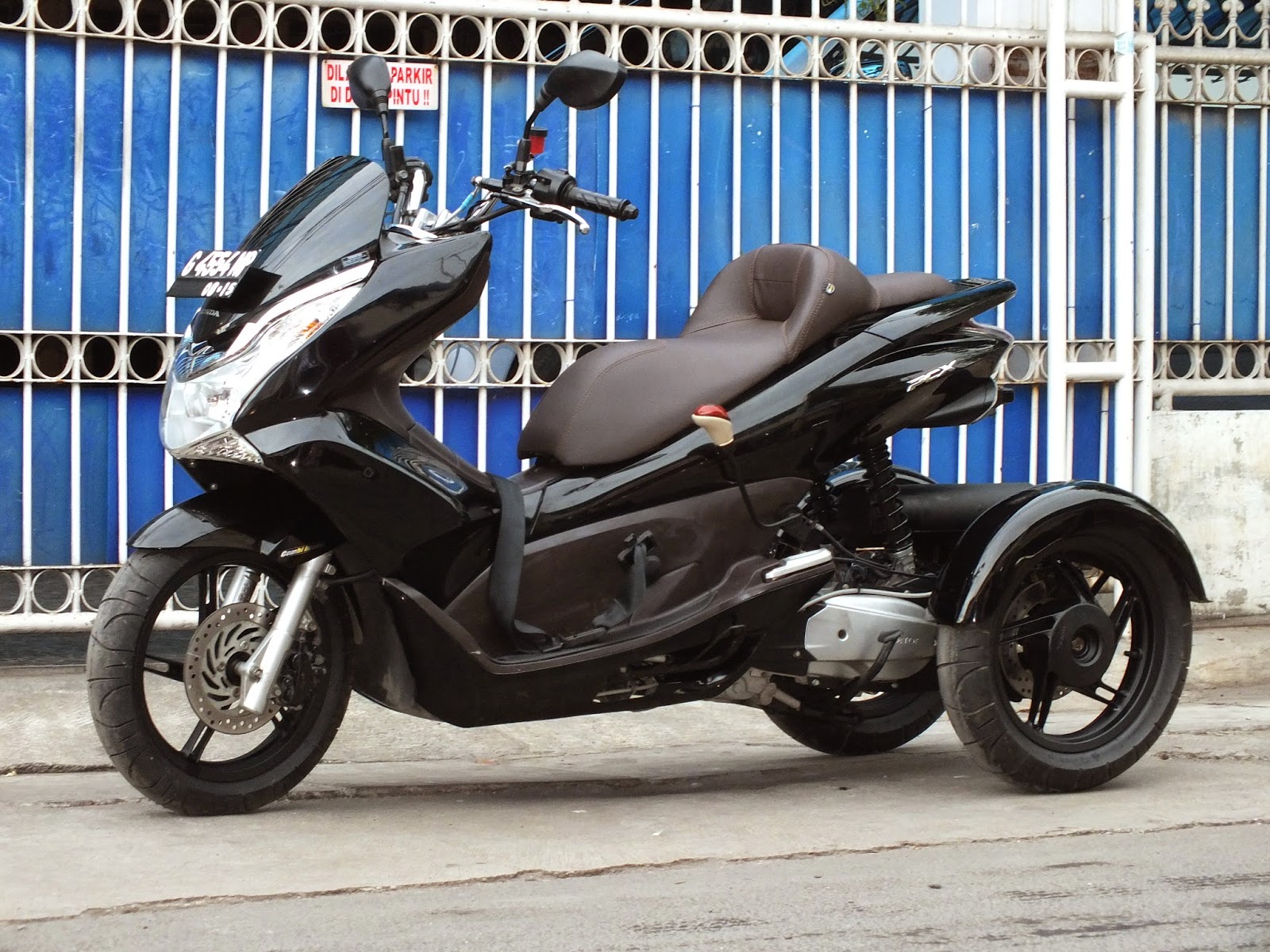Oracle Modification Concept: HONDA PCX Modif Roda Tiga Bisa Mundur ...