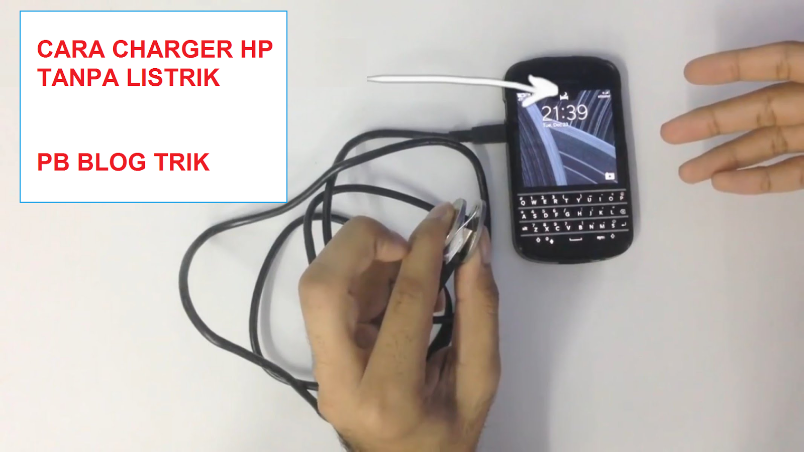 CARA CHARGER HANDPHONE TANPA LISTRIK, BISA DIMANA SAJA - Paling Banguet