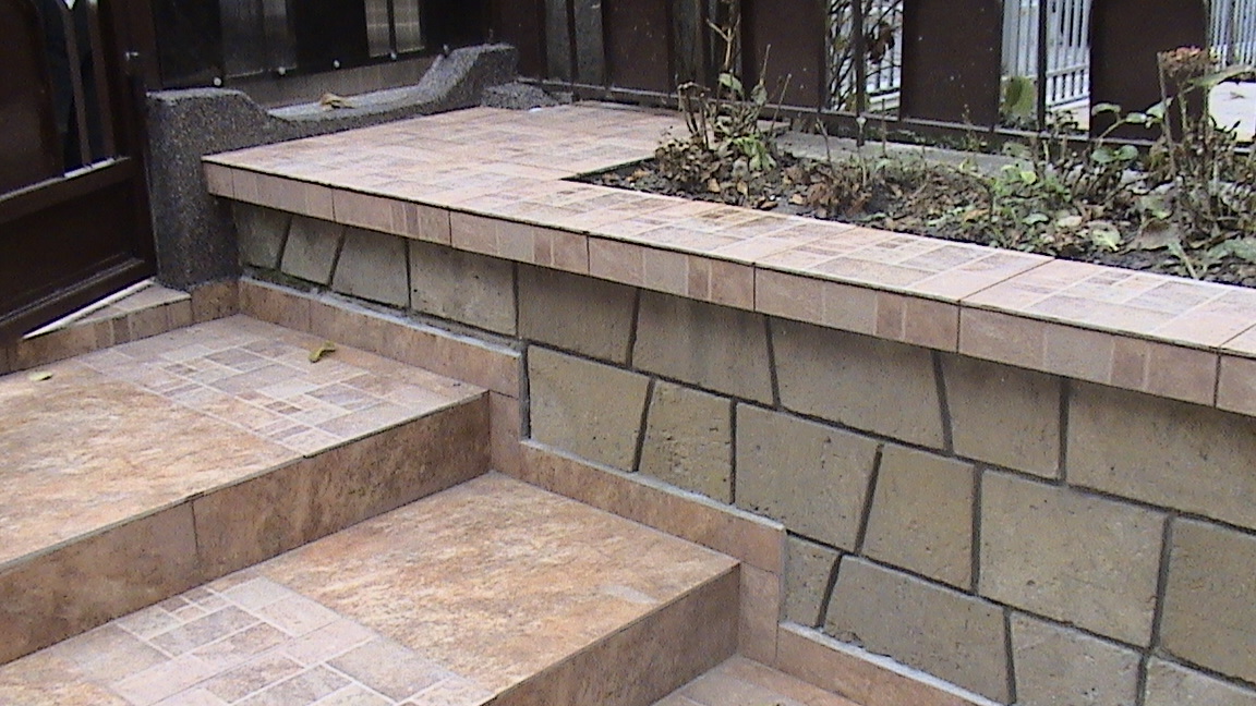 constructii,idei,sfaturi,: GRESIE PIATRA DE SOCLU