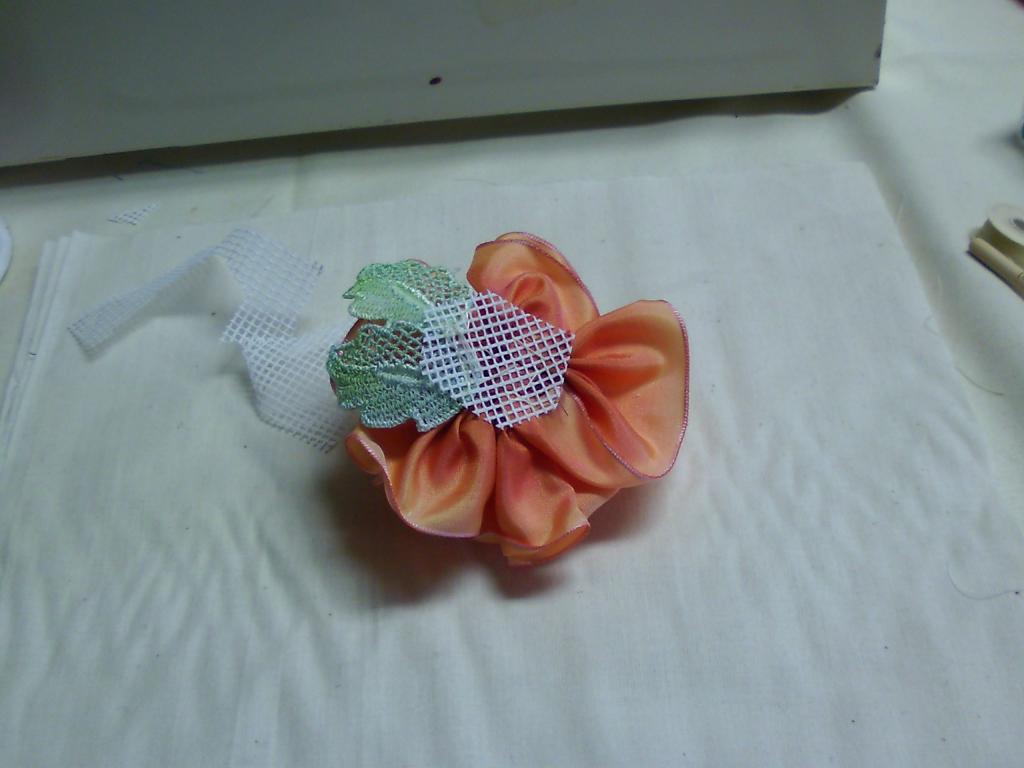 Shawkl Designs: Wire Ribbon Rose Tutorial