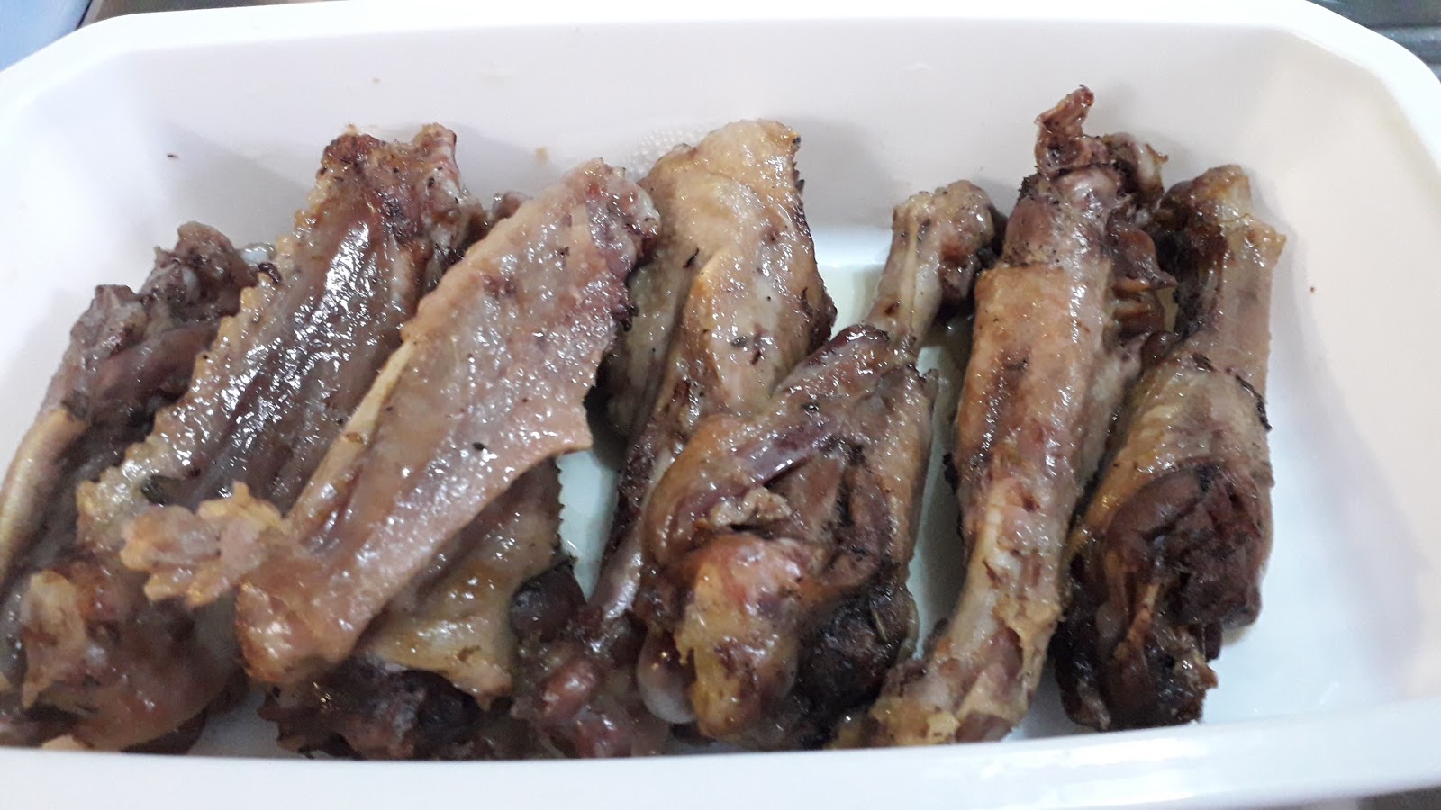 La cuisine de Mamylène: ABATTIS DE CANARD CONFITS