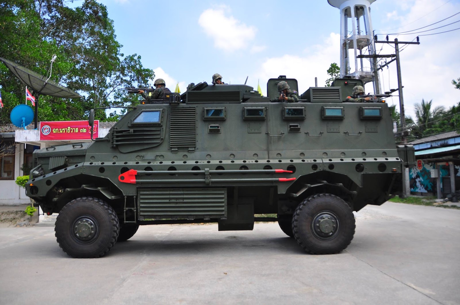 AAG_th บันทึกประจำวัน: กองทัพเรือไทยประเมินค่ารถหุ้มเกราะล้อยาง HMV-150 ...