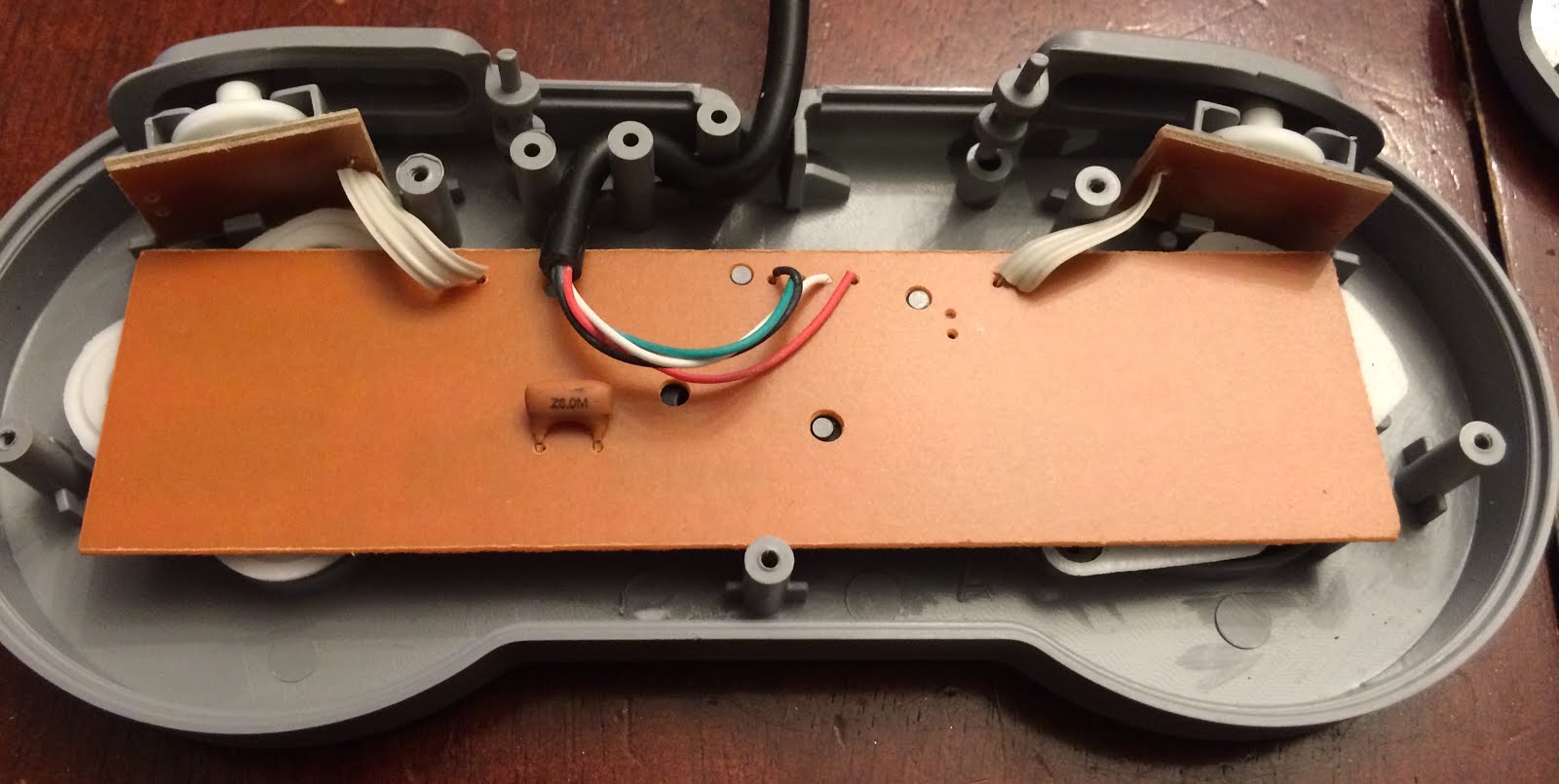 Lantertronics: Teardown of SNES and Genesis USB Gamepads