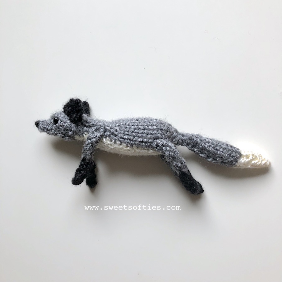 Knit Pocket Wolf Amigurumi (Free Knitting Pattern) - Sweet Softies