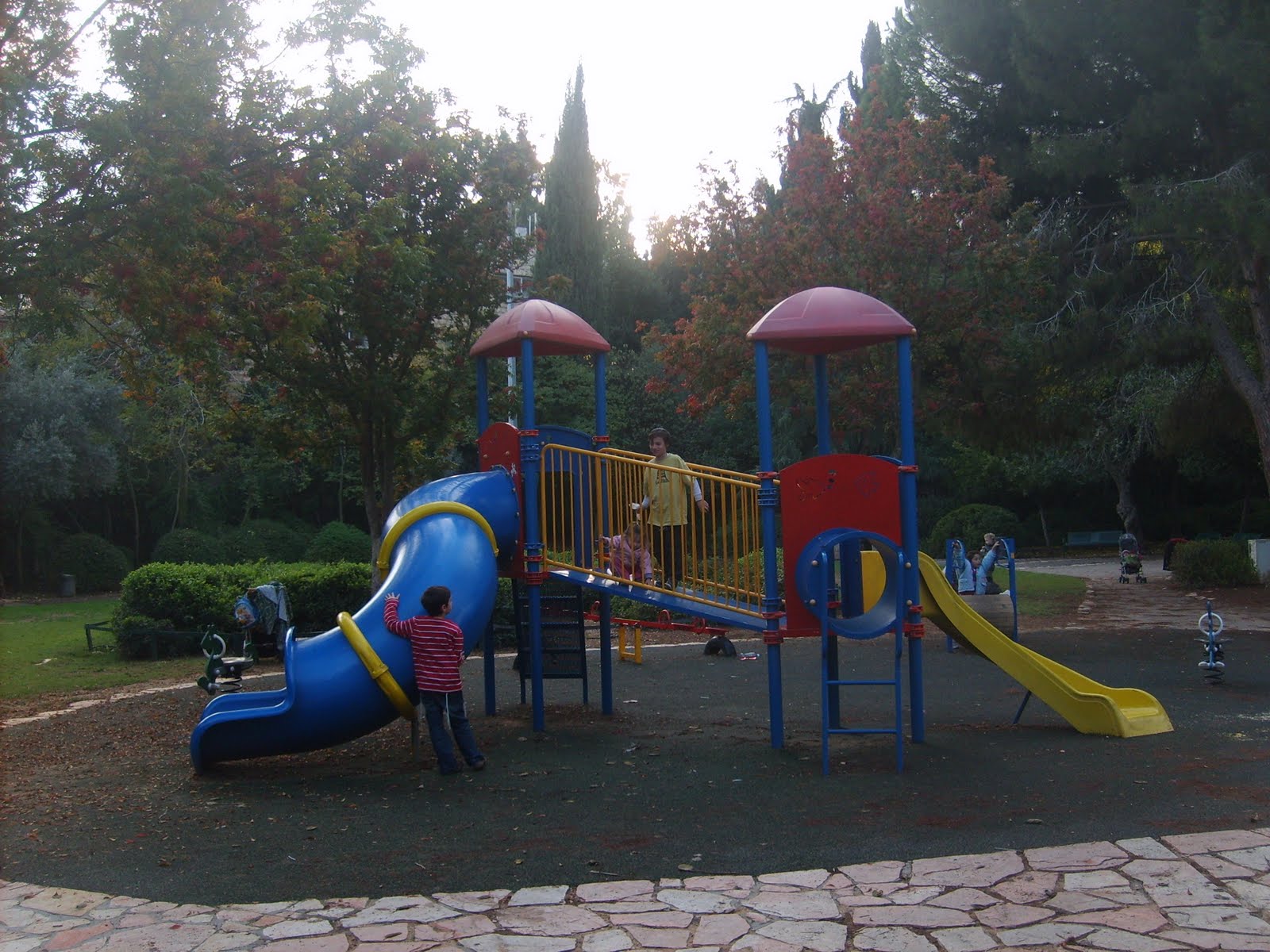 Walkable Jerusalem: Gan HaAgvaniya (Tomato Park), Old Katamon -- a ...