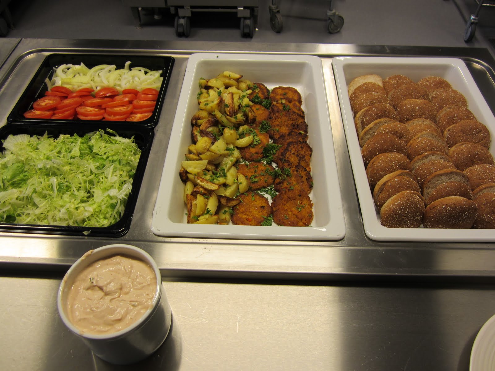 Skövdes skolmatsblogg-Eriksdalskolan: Kassler med ananas serverat med ...