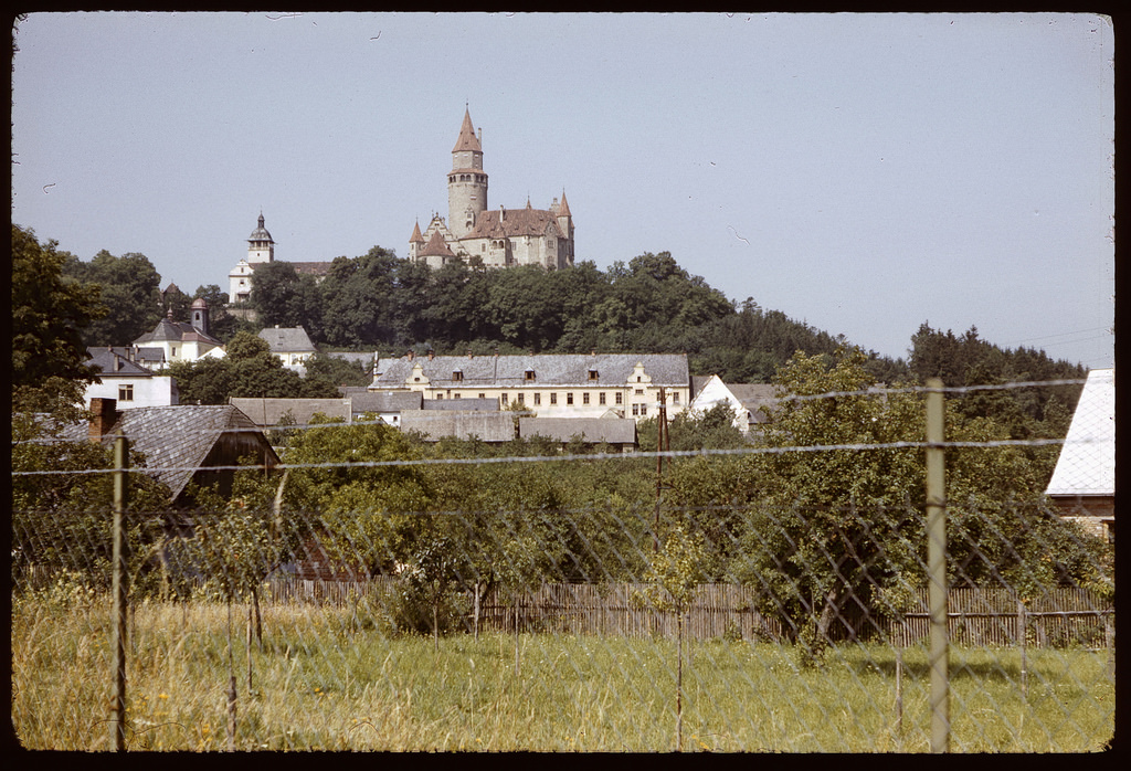 46 Wonderful Color Photographs That Capture Everyday Life in ...