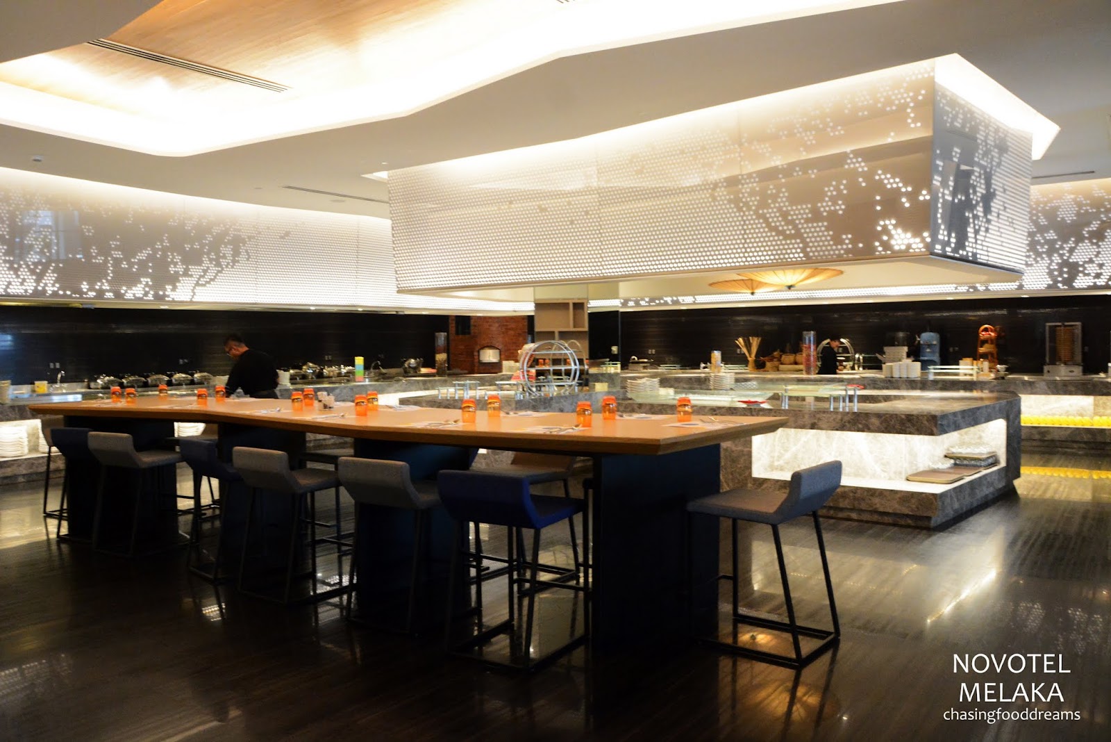 CHASING FOOD DREAMS: A Weekend Staycation at Novotel Melaka