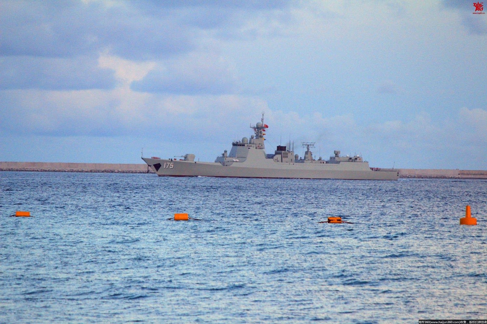 China Defense Blog: Photo of the day: Dalian shipyard's 2nd and 3rd ...