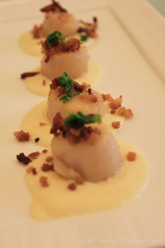 GoodyFoodies: I cooked: Pan seared scallops with cauliflower puree and ...