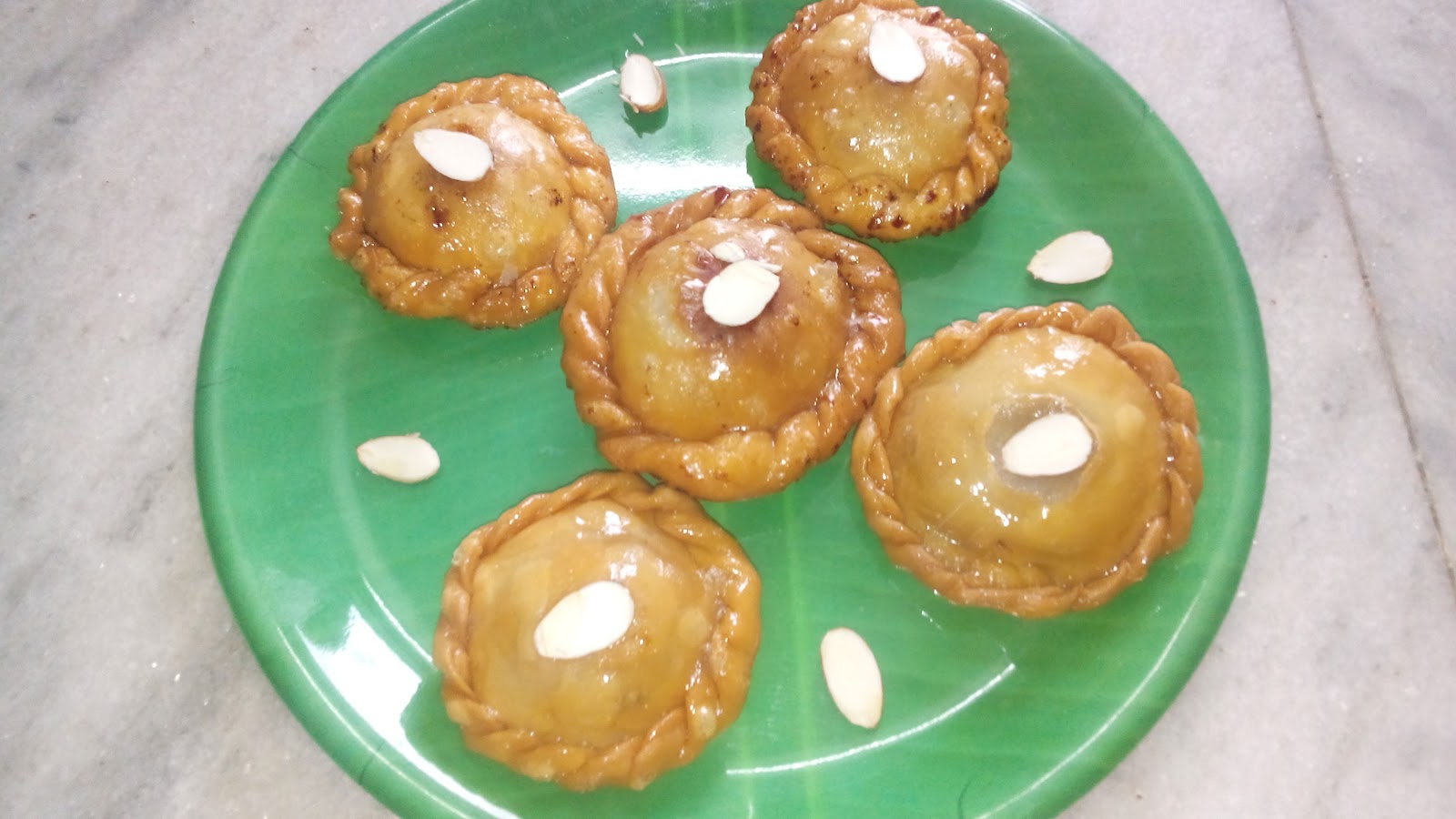 shaziya'srecipes: SURYAKALA SWEET RECIPE/STUFFED KHOYA SWEET RECIPE