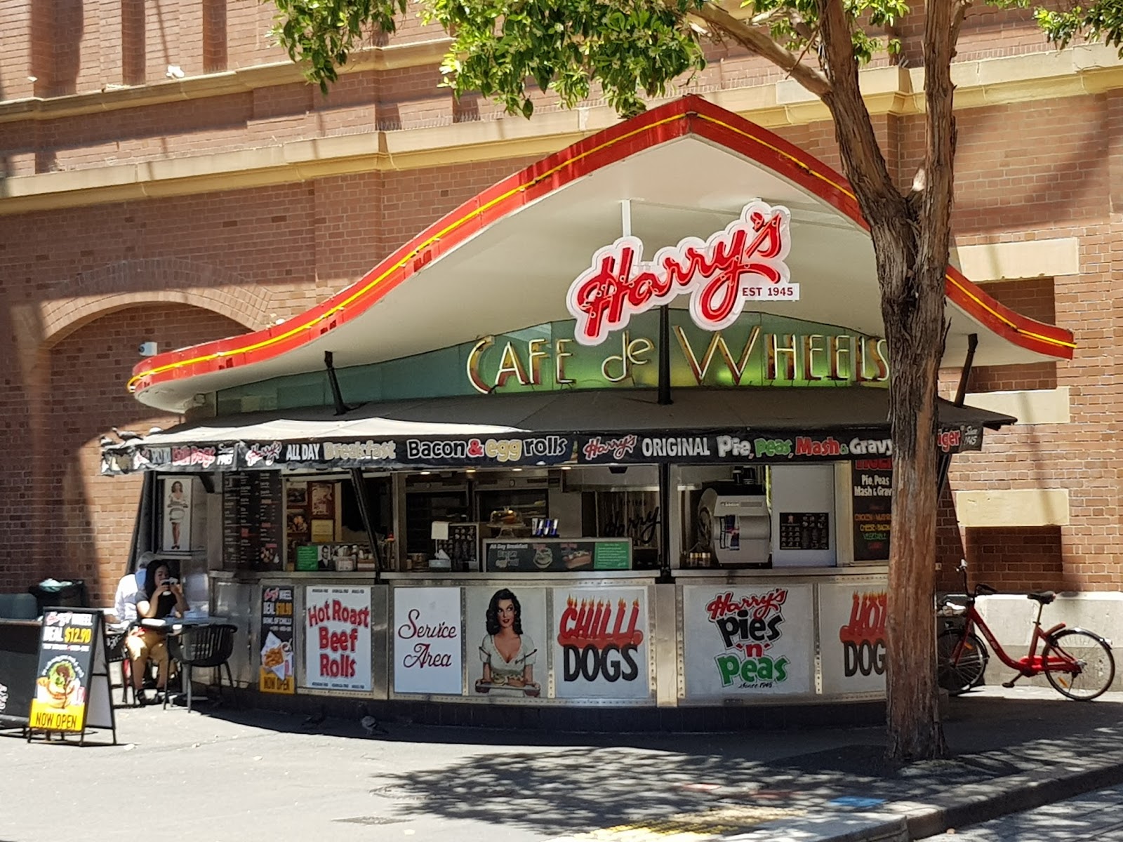 Sydney - City and Suburbs: Haymarket, Harry's Cafe De Wheels