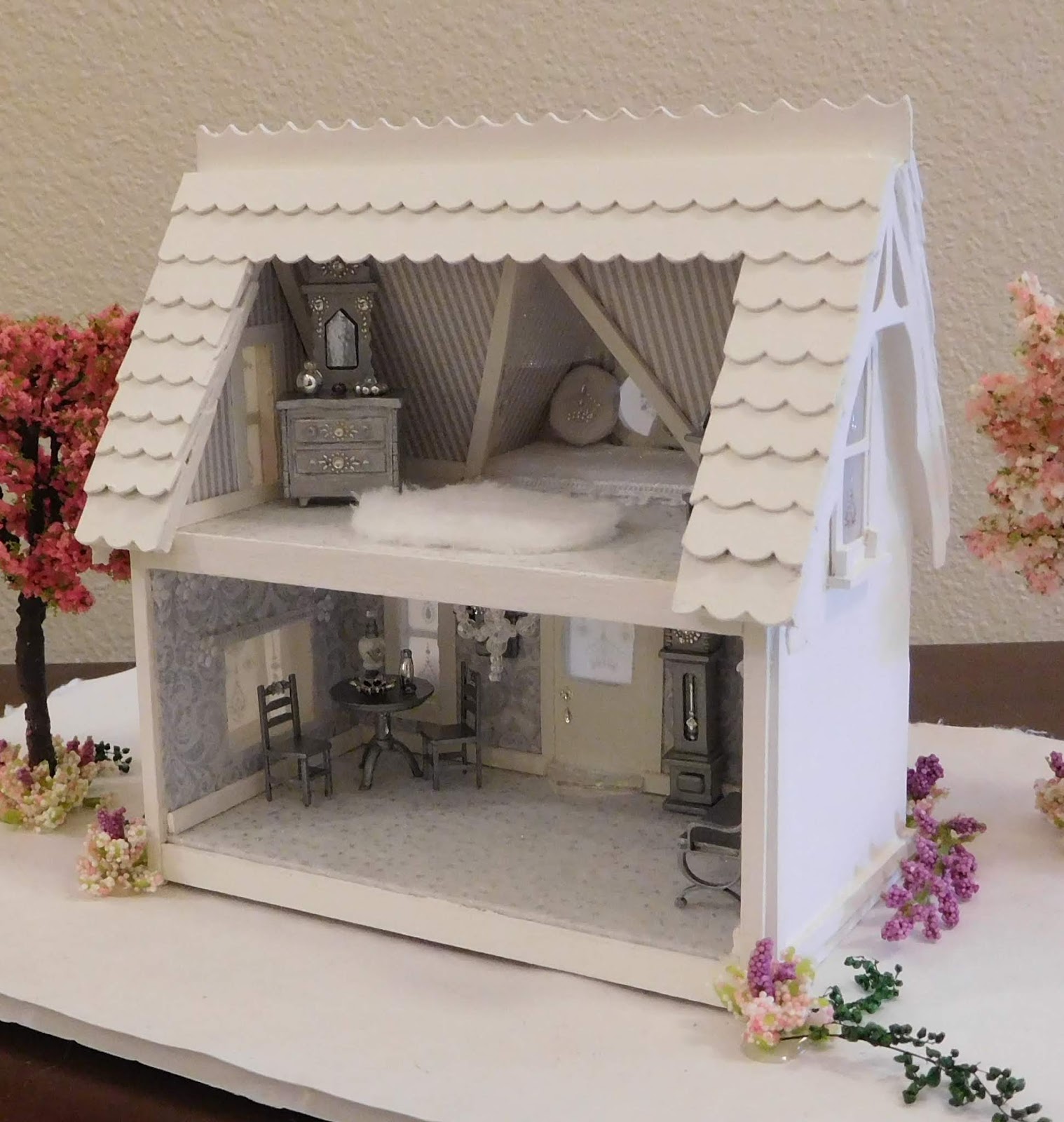 More Minis Dollhouses: Quarter Scale Dollhouse Projects
