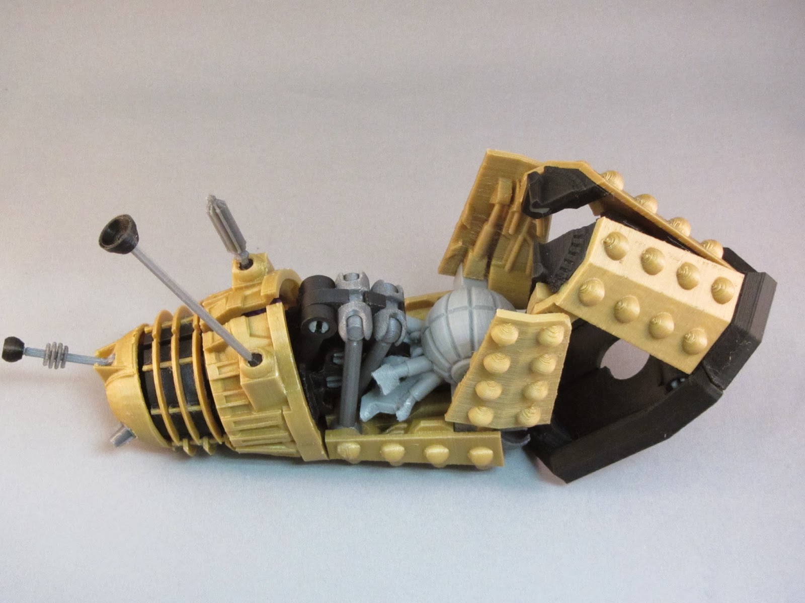 Drew's Robots: Drew's Dalek Transformer