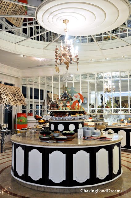 CHASING FOOD DREAMS: Carousel, Palace of the Golden Horses: Yuletide ...