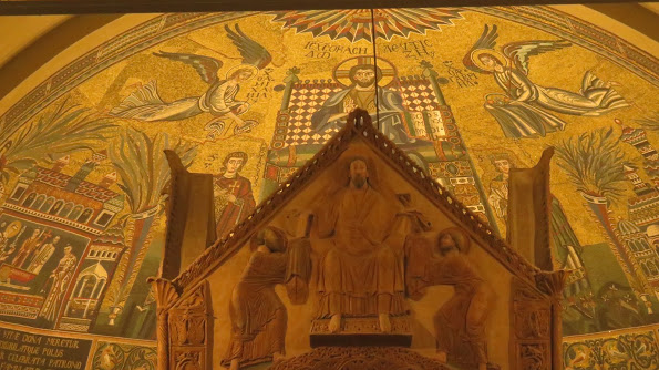 New Liturgical Movement: Sacra Liturgia: Modern Ambrosian Rite from the ...