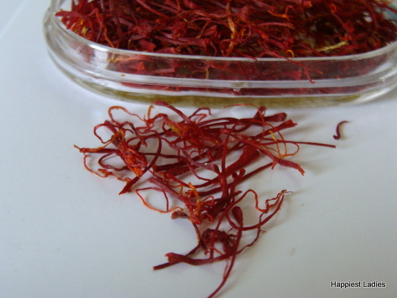 3 Best Ways of Using Saffron for Radiant Skin - Happiest Ladies