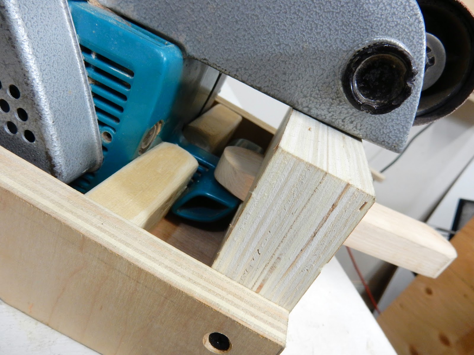 Jax Design: Belt Sander Stand -- Can Sit In 3 Positions