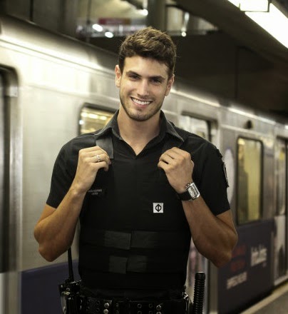 VJBrendan.com: Check Out The World's Hottest Subway Security Guard!!
