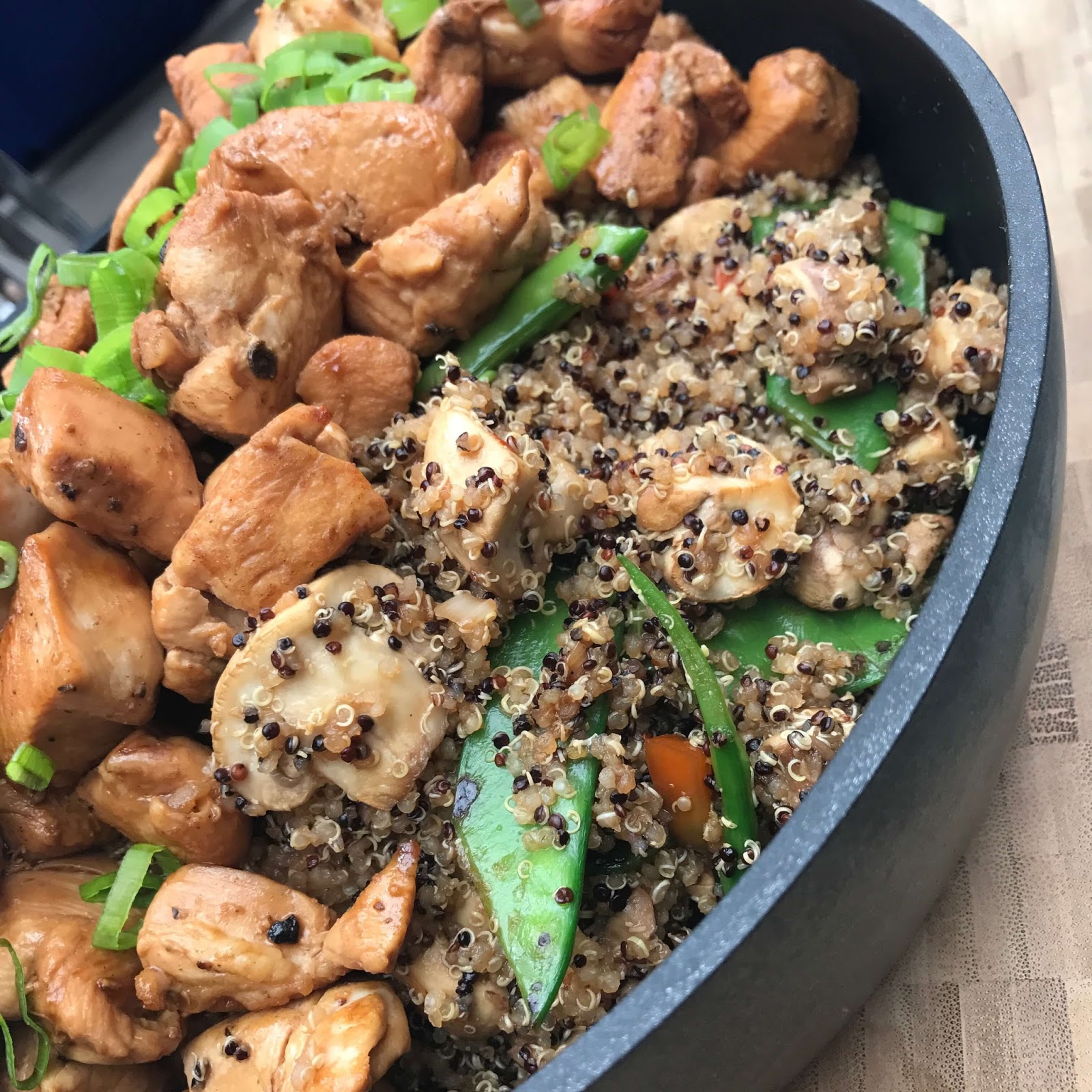 Chaufa de Quinua con pollo glaseado - El Baúl de Antonia