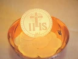 A Misericórdia Divina: Hóstia Santa, remédio para todas as nossas doenças.